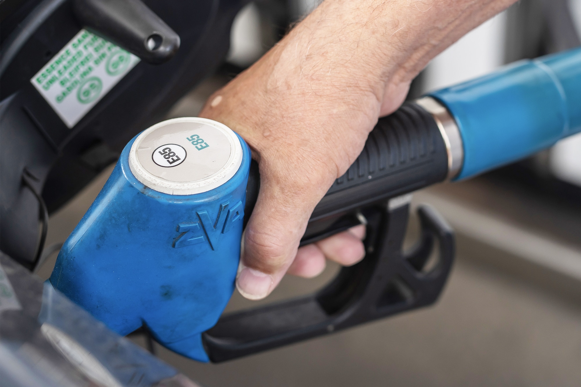 Pourquoi le prix du Superéthanol-E85 reste stable en France